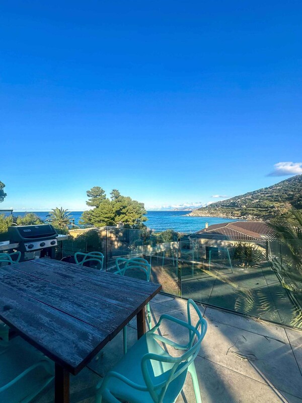 Sublime Villa Pieds Dans L'eau - Balagne