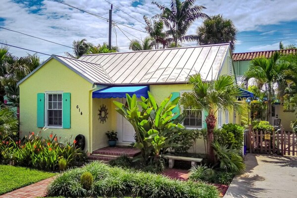 Key West Cottage A Charming Bungalow Retreat - Palm Beach, FL