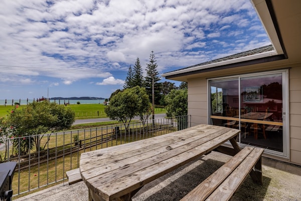 Te Tiriti Beach House - Paihia Holiday Home - Waitangi