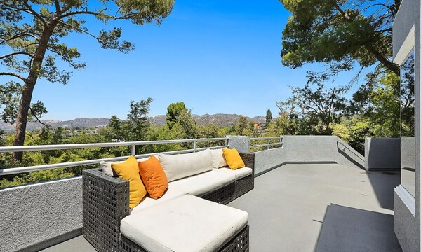 Modern Multi-level Pool Home! - Alhambra, CA