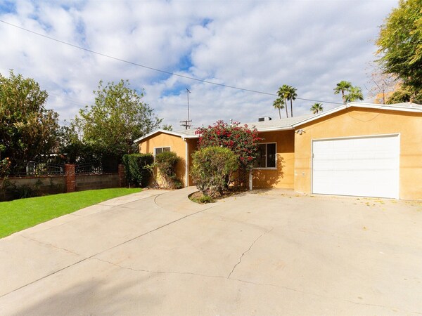 Modern 4 Bedroom In San Fernando - Burbank, CA