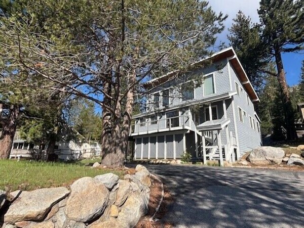 6-bedroom Palisades Chalet - Lake Tahoe