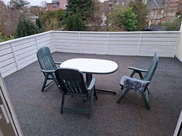 Vacation Apartment "Schöne Aussicht" With Large Balcony-terrace - Nordenham