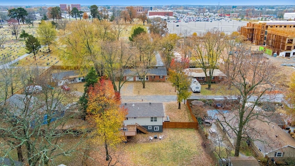 Location! 2 King Beds, Tvs, Stocked Kitchen - Rogers