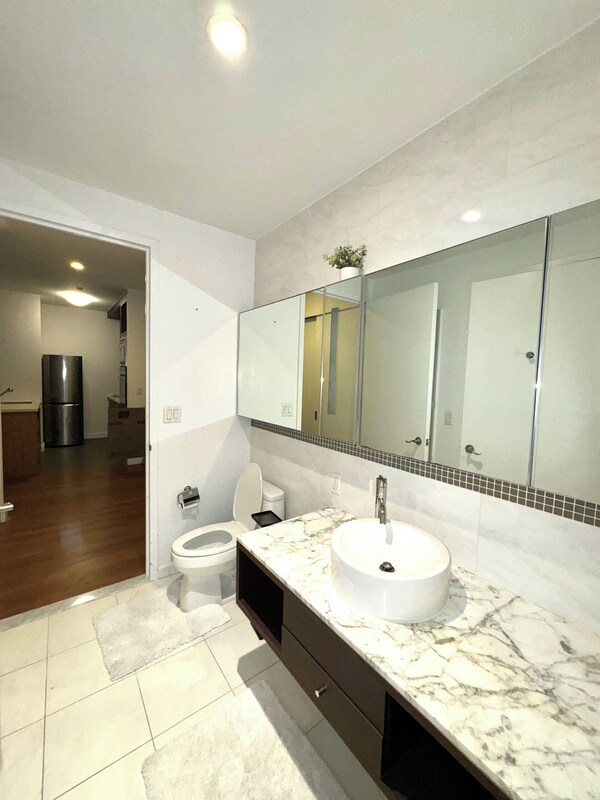 Condo On 42nd Street! Nyc, Manhattan - Edgewater, NJ