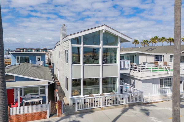 Seaside Paradise: 3br Home With Unbeatable Views - 뉴포트비치