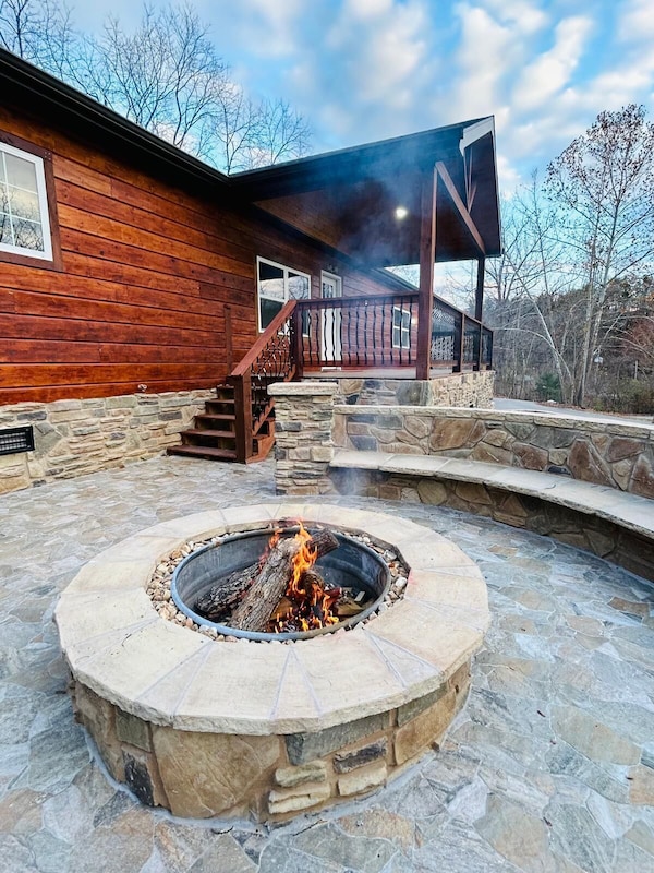 Cozy 4-bedroom Cabin In Branson - Branson, MO