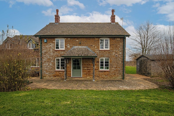 Great Easton Lodge - Hot Tub Packages Available - Rutland