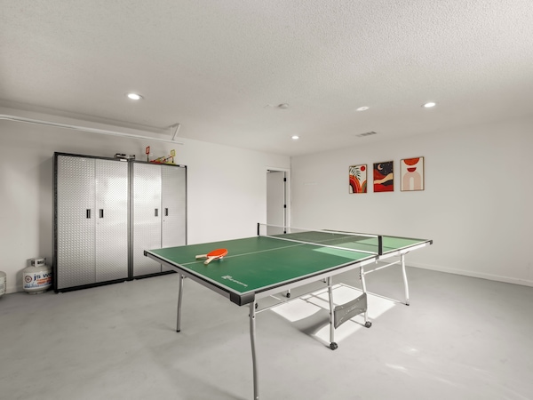 Hot Tub - Game Room - Fire Pit - 20 Min 2 Yosemite\nev Charger Level 2 - Oakhurst