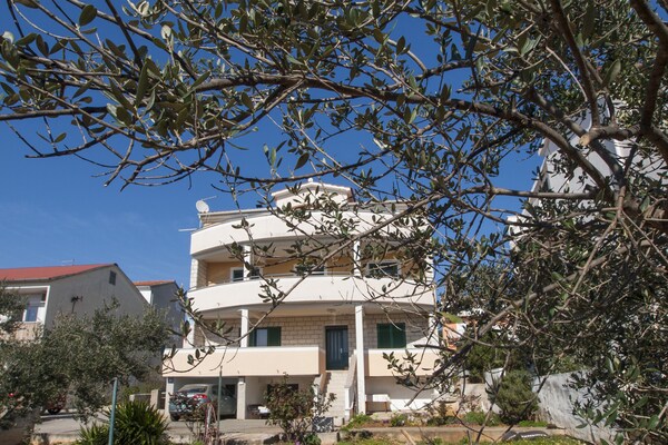 Apartments Vukičević - Four Bedroom Apartment With A Sea View (Karla) - Šibenik