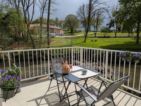 Gîte Au Moulin: Confort Moderne Avec Terrasse Et Wifi - Esse