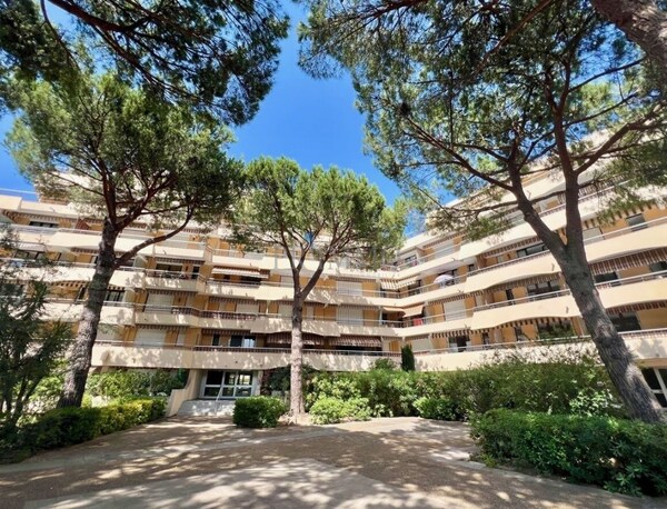Le Balcon De Funès,à 4min à Pied Des Plages,avec Piscine,parking,70m2 9personnes - Fréjus Plage