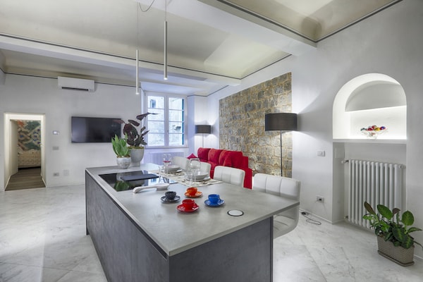 Historic Home - Taja Palace, In The Center With Whirlpool - Sienne
