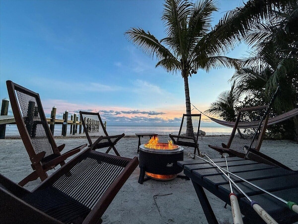 Casa Feliz ~ Beachfront Oasis W/ Heated, Resort-style Pool, Movie Room & More! - Florida Keys