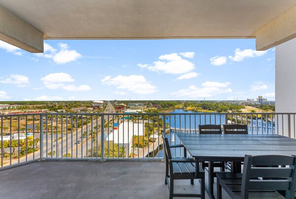 Beautiful Condo With Views And Free Activities - Panama City Beach, FL