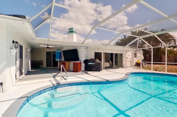Sailors Paradise-waterfront Gulf & Sailboat Access With Ac, Wifi, Heated Pool! - Fort Myers, FL