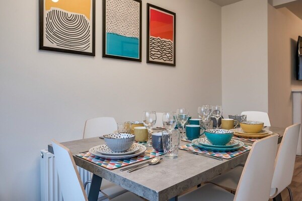 City Centre Townhouse Free Parking Superfast Wifi - Solitude