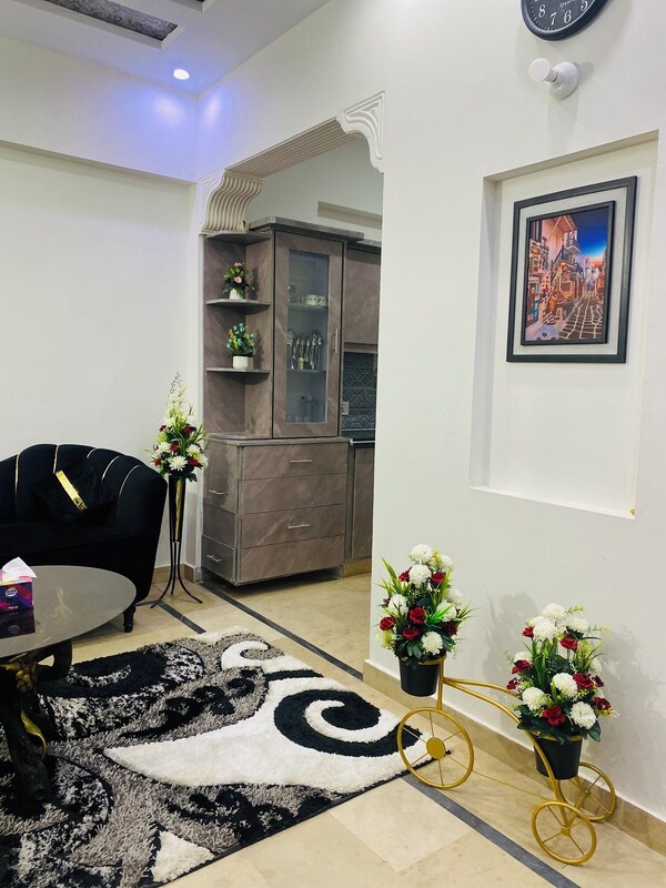 Spacious 3-bedroom Apartment With Ac, Wifi In Dha Karachi - Karachi