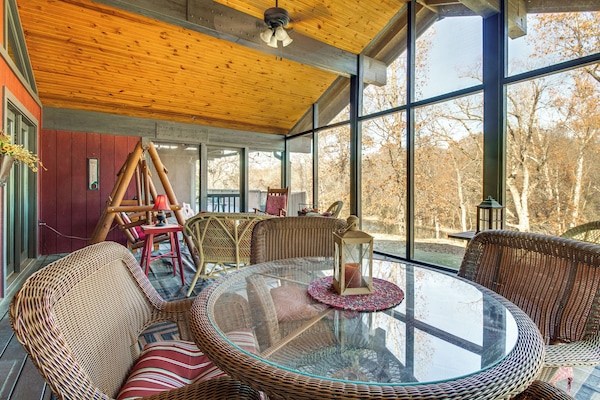 Hot Tub + Family Reunion: Spacious Retreat! - Mountain Home, AR