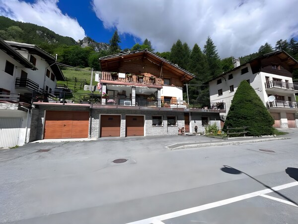 Apartment 'Olga - La Roisette' With Mountain View - Valtournenche