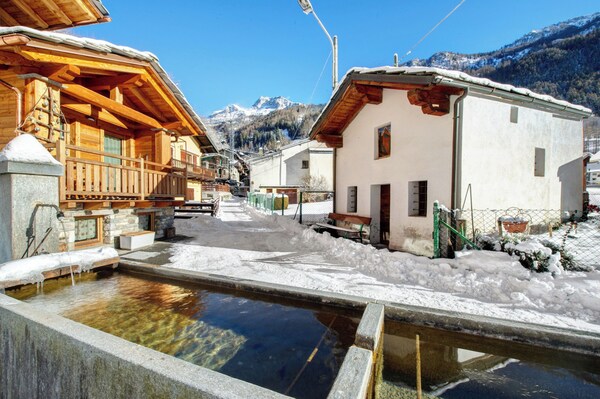 Studio 'Les Fleurs' With Wi-fi - Champoluc