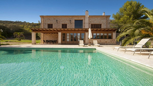 Casa Rural 'Horlandis Ref 133' Con Vistas A La Montaña, Piscina Privada Y Wi-fi - Petra