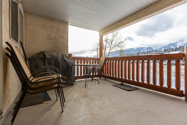 Newly Renovated 3 Bedroom L Sleeps 8 - Fernie