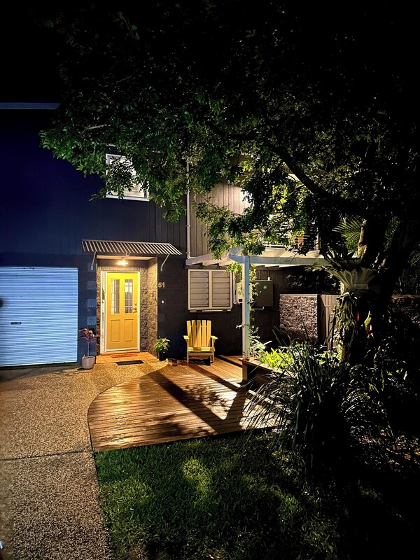 Noosa Heads House. Resort Style Pool, Surrounded By Tropical Gardens. Location! - Noosaville