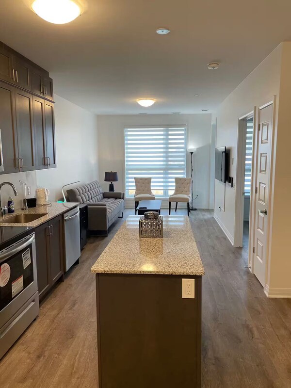 Executive Luxury Apartment. - Milton