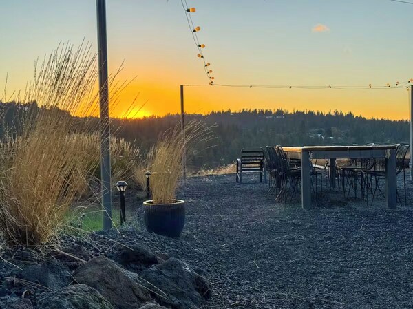 Garden Bodega On Sunset Ridge, Near Downtown, Hot Tub, All With Panoramic View - Spokane, WA