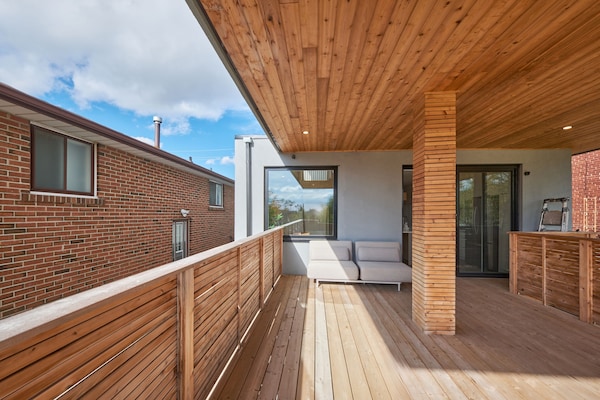 Private Jack-and-jill Bedrooms And Private Washroom, In A Shared House - Toronto