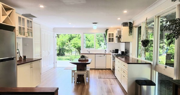 Idyllic Farm Stay At Wolka Park In Bilpin! - Sydney
