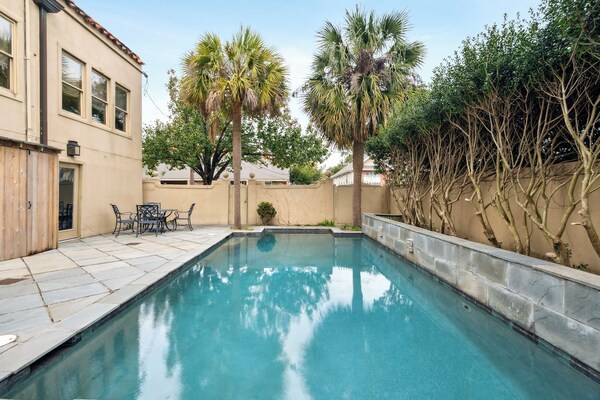 Charming 3-bedroom French Retreat With Pool - Kenner, LA