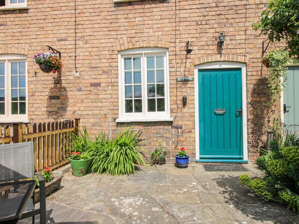 Medlar Cottage, Romantic, Character Holiday Cottage In Ironbridge - Ironbridge