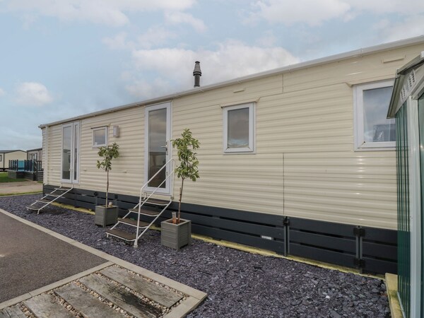 Dunlin Walk 13, Pet Friendly, With Pool In Hayling Island - Hayling Island