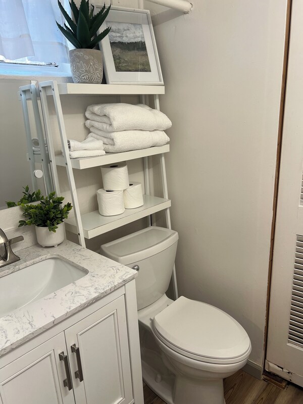 Charming Basement Apartment! Great For Families. - 부에나 비스타