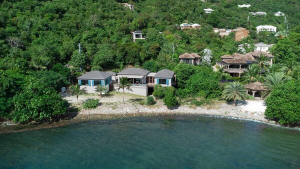 Monarch Cottage Waterfront Fish Bay, Pebble Shoreline, A/c, Generator - Cruz Bay