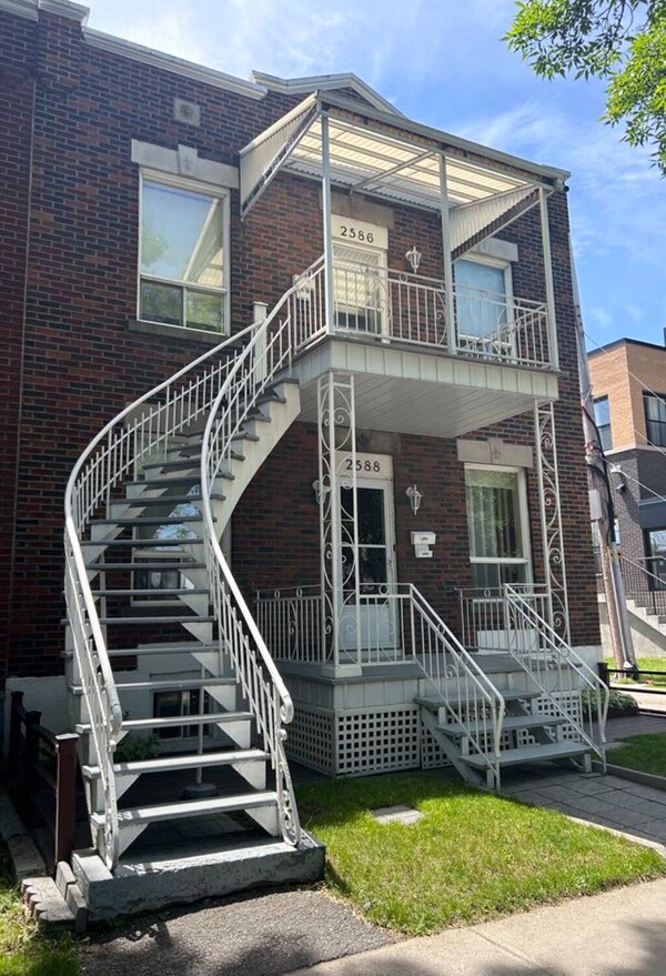 Typical Montreal Appartement - Cozy 1br Getaway - Boucherville