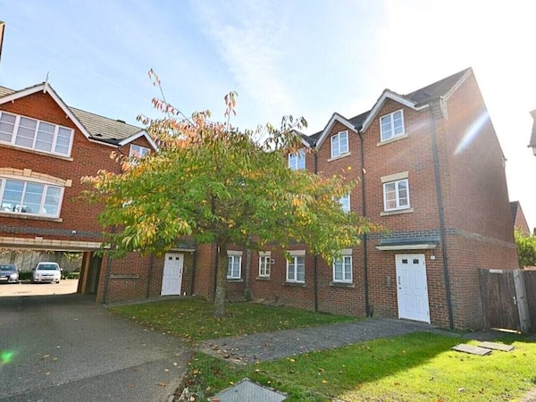 Charming 2 Bedroom 2 Bathroom Flat  Free Parking  Sky Tv - Northampton