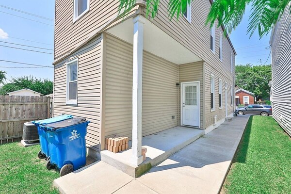 The Vintage- 3 Bedroom, 2 Bath Home In Dayton, Ky Minutes Away From Cincinnati - Cincinnati, OH