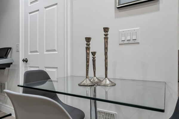 A Serene Place For Work Or Play. 1-bedroom Lower Unit Near Thermea Spa Whitby - Ajax