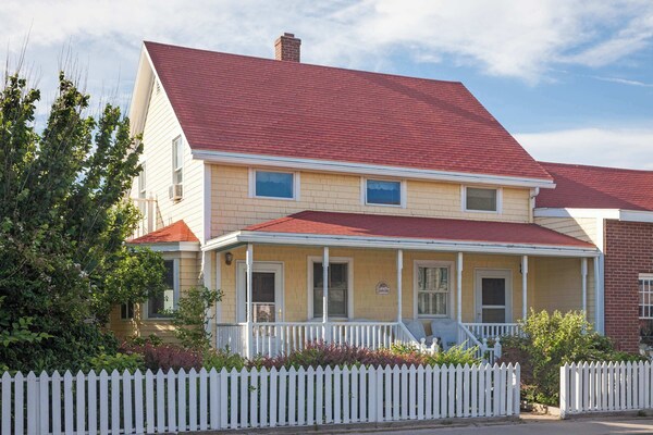 Waverly Suite 2 On The Beach - Block Island, RI