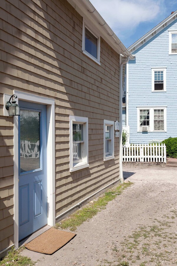 Sherman Cottage On The Beach - Block Island, RI