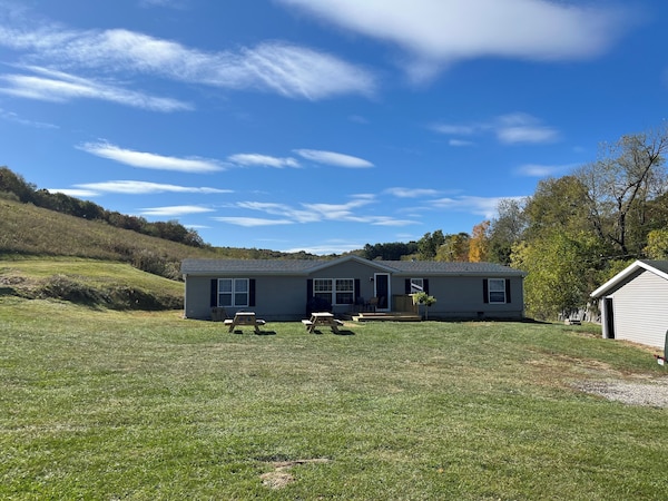 Quite, Private 4 Bed Room 2 Full Bath Home Located In Newark Oh. Sleeps 12. - Newark, OH