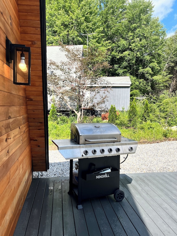 Cozy 2-bedroom A Frame Chalet In Delightful Danbury Nh With Wifi And Ac - Danbury, NH