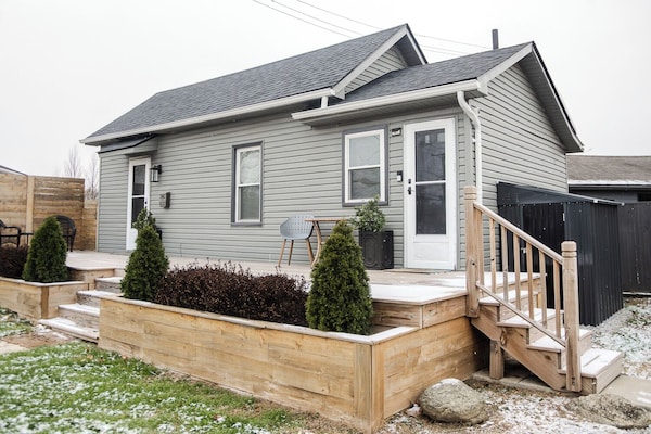 Petite Paradise With Patio, Fenced Yard, Fire Pit - Beavercreek, OH