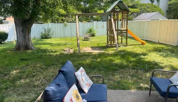 Charming 3-bedroom House In Wonderful Ames With Ac, Wifi - エイムズ, IA