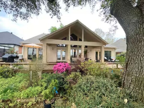 Your Lake House Awaits! - Log Cabin, TX