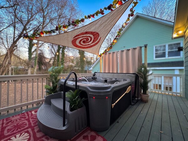 Disney-inspired 6br Luxury Furnished Home | Hot Tub, Game Room & Near Stadiums - Atlanta, GA