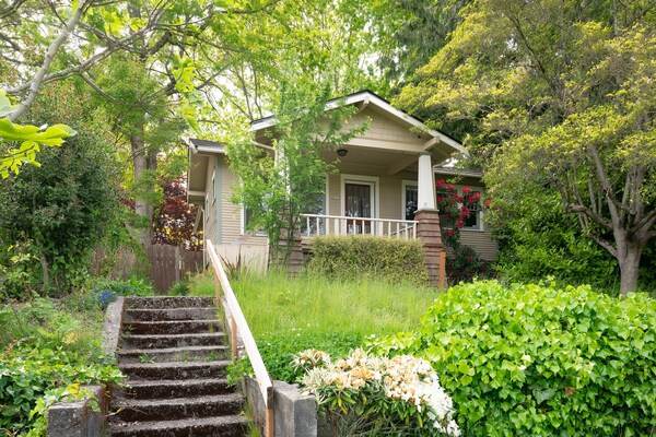 Cute Cottage Near Everything/dt - Bainbridge Island, WA